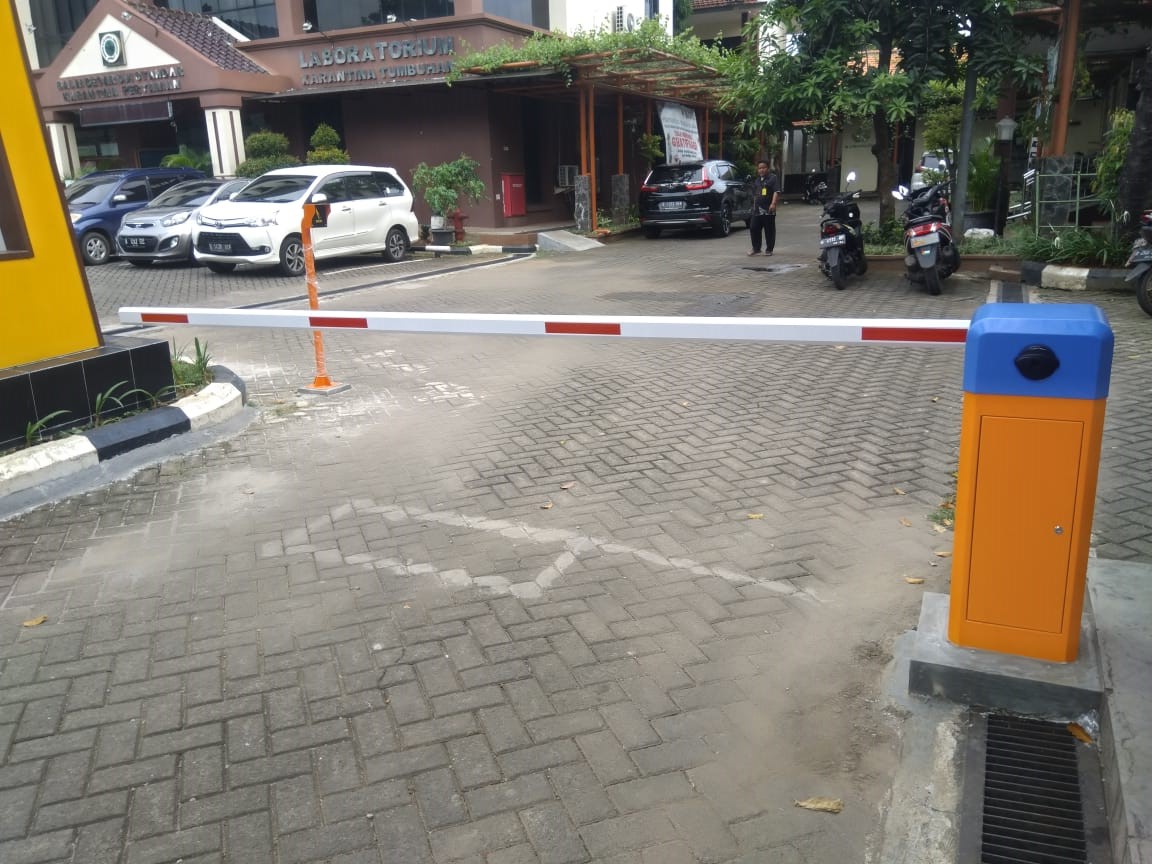 Installation Palang Parkir | Installation | Delta Solusi