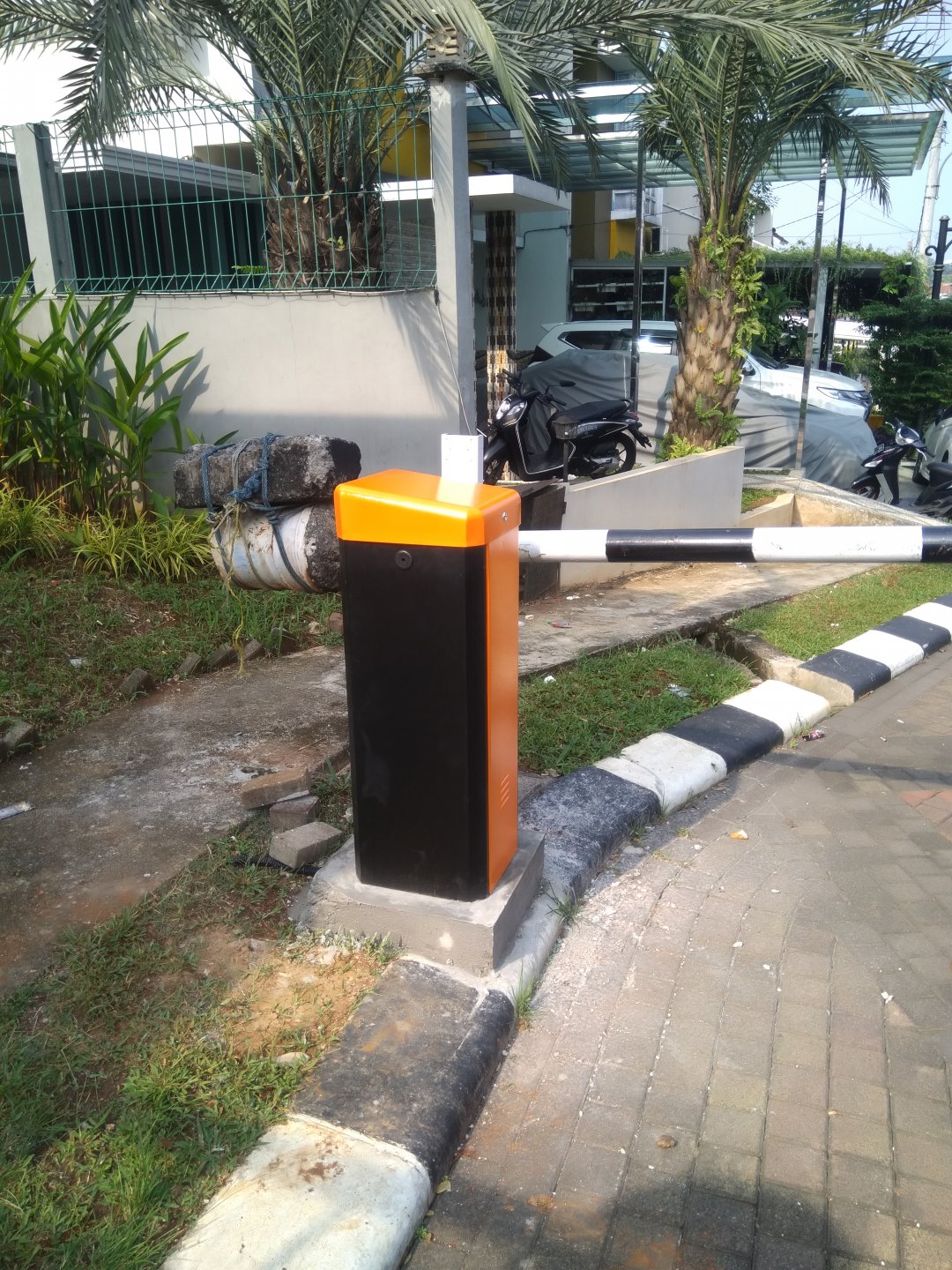 Installation Palang Parkir | Installation | Delta Solusi